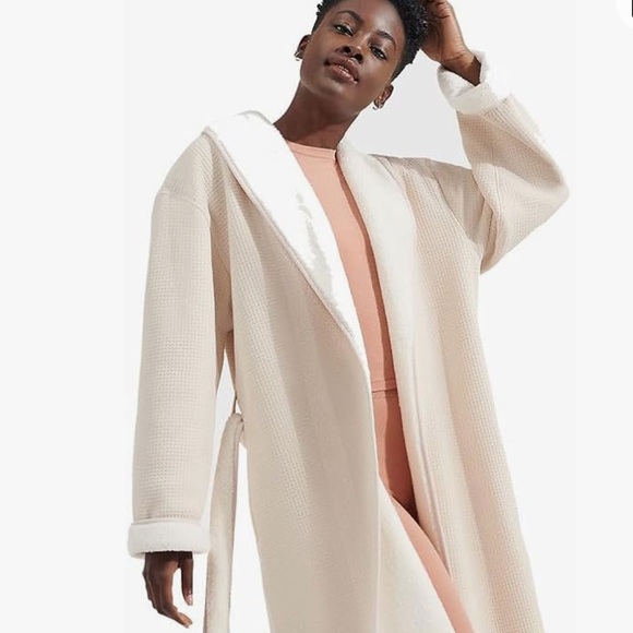 UGG | Intimates & Sleepwear | Ugg Anabella Reversible Robe Size Large ...